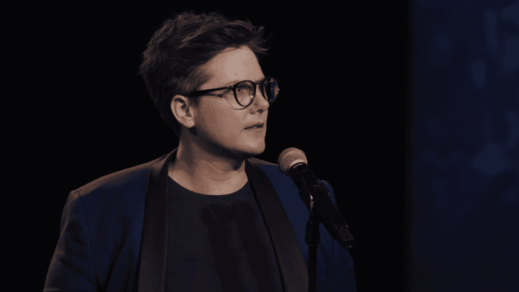 Hannah Gadsby, autora do stand-up Nanette, lançará livro no Brasil