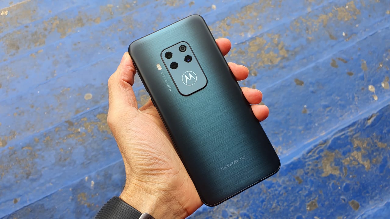 Motorola One Zoom é lançado com quatro câmeras e zoom híbrido de 10x