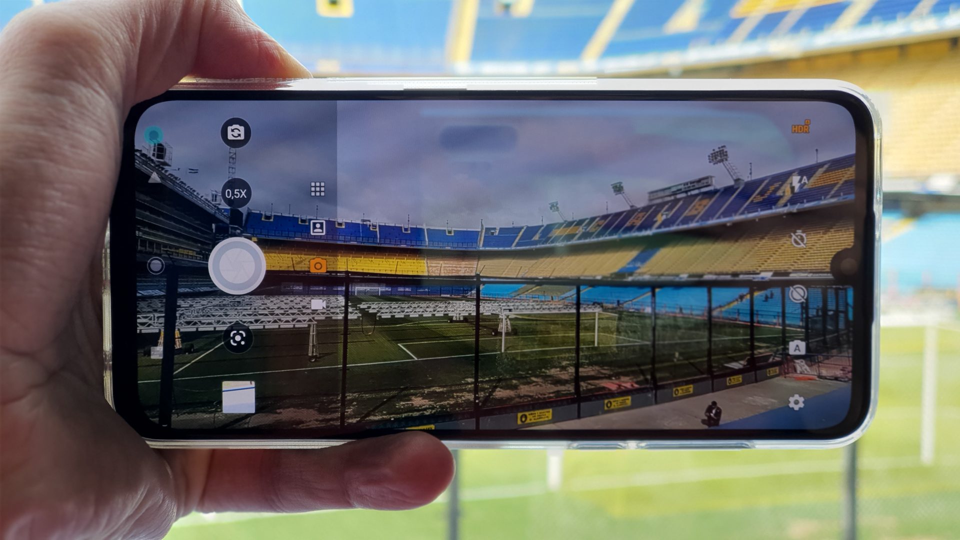 Motorola One Zoom launches with four cameras and 10x hybrid zoom
