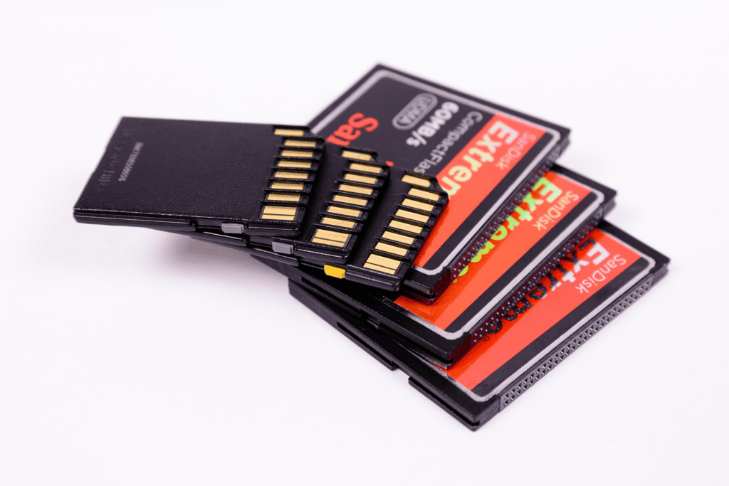 Paano pumili ng memory card para sa mobile phone at camera