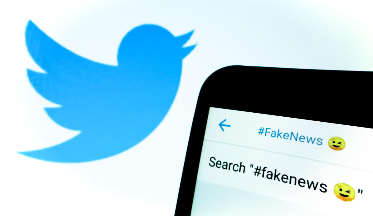Como denunciar desinformação e fake news no Twitter