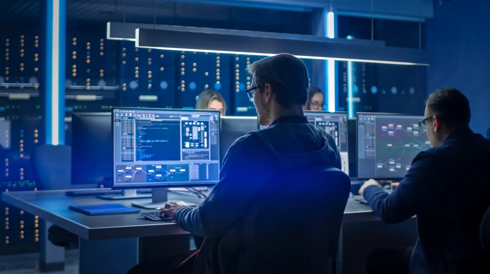 Como contratar um hacker? É correto?
