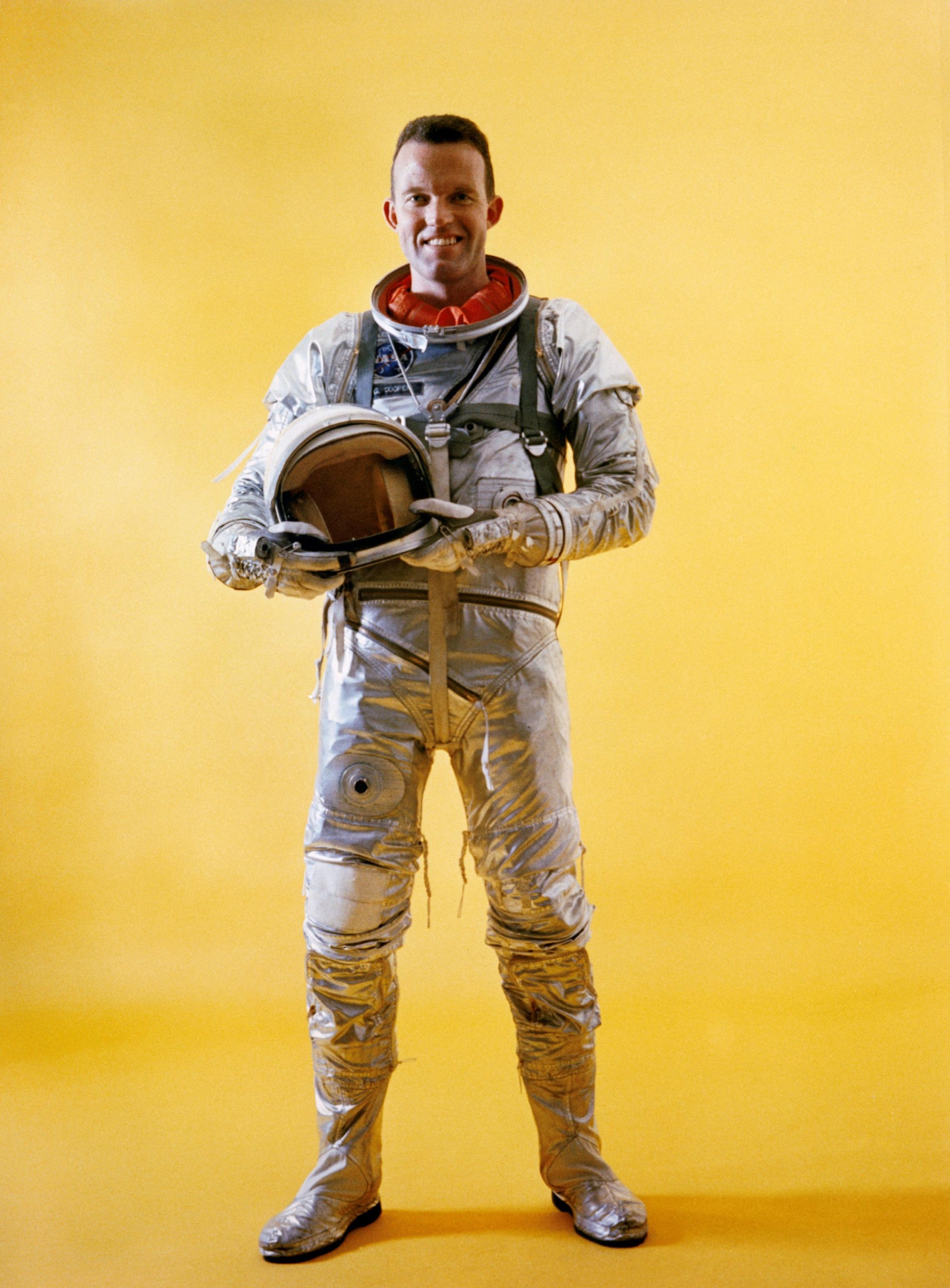 Como os trajes da NASA mudaram com o passar do tempo?