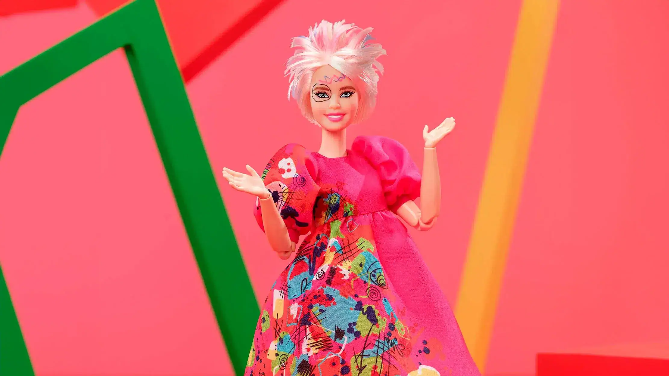 Mattel stel Strange Barbie bekend na die sukses van die film