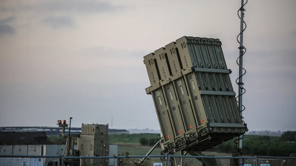 Como funciona o Domo de Ferro, sistema de defesa antimíssil de Israel