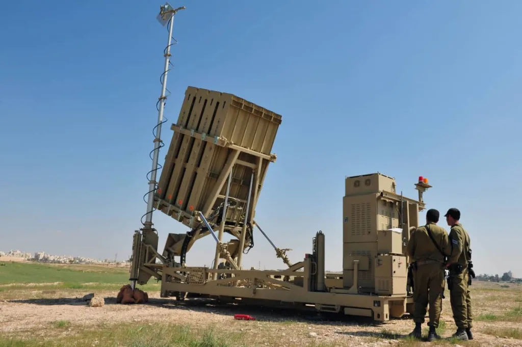 Como funciona o Domo de Ferro, sistema de defesa antimíssil de Israel
