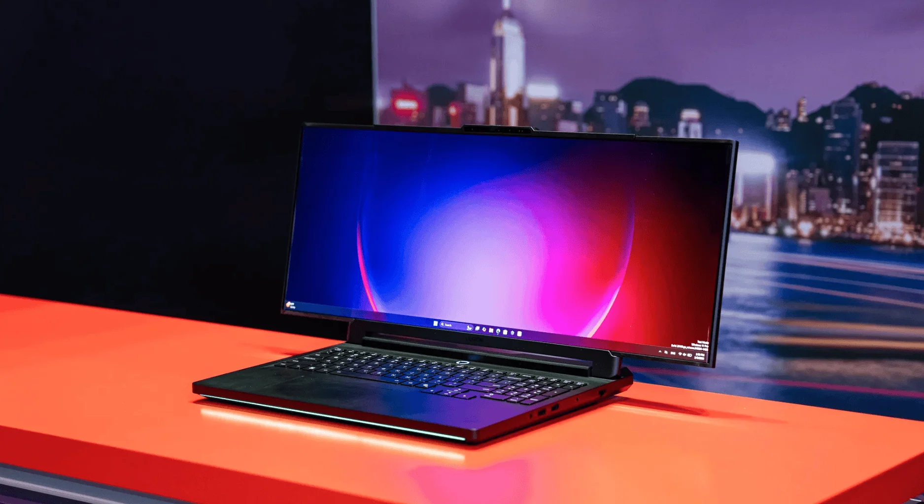 CES 2026: Lenovo unveils gaming laptop with horizontal screen expansion ...